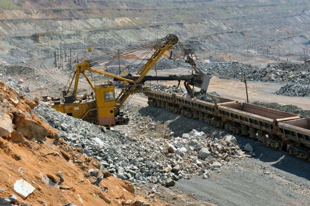 Geologists reveal the world's largest iron deposit: worth $6 trillion ...